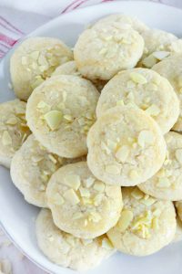 Norwegian Butter Cookies (Serinakaker) - Bowl of Delicious