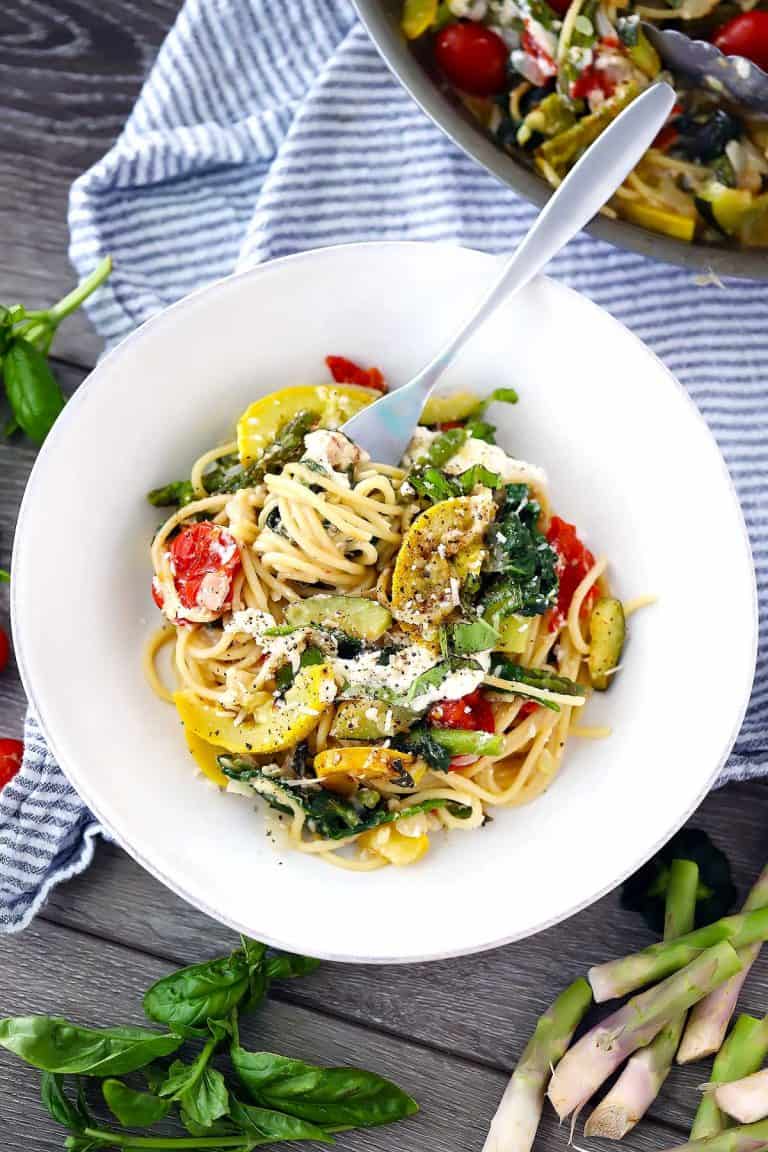 Spaghetti with Burrata and Veggies - Bowl of Delicious